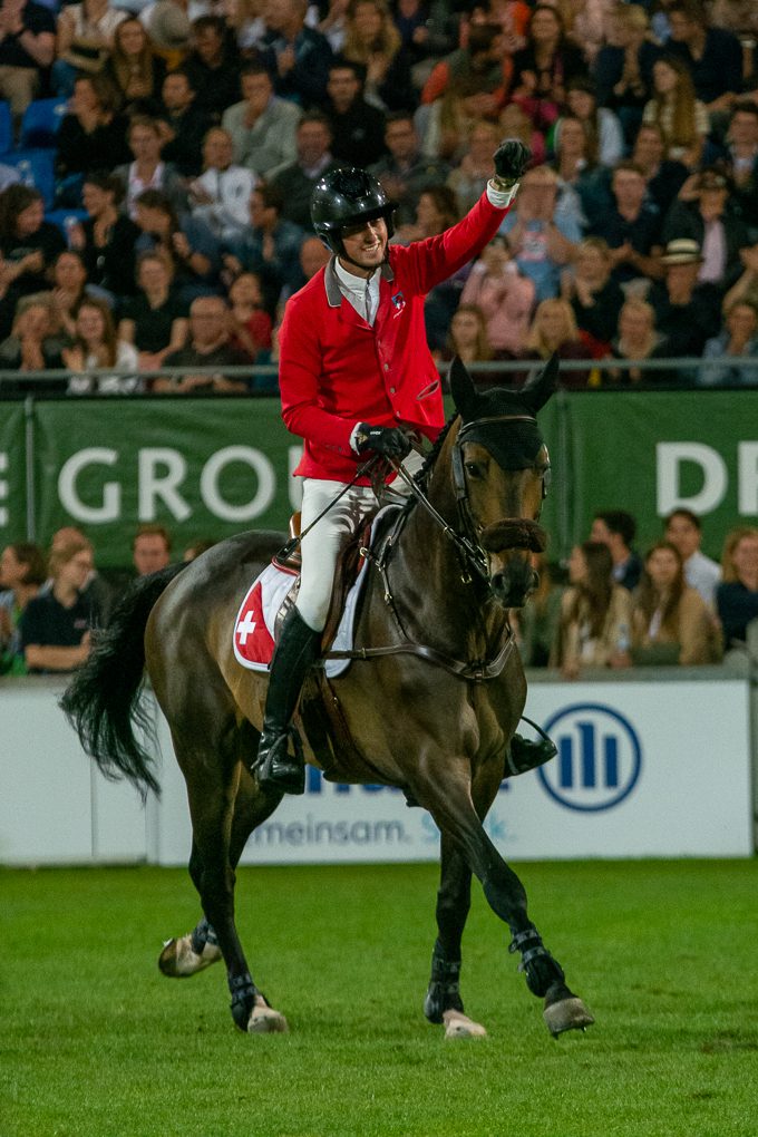 Martin Fuchs und Commissar Pezi-0533 - Reitsport Portal